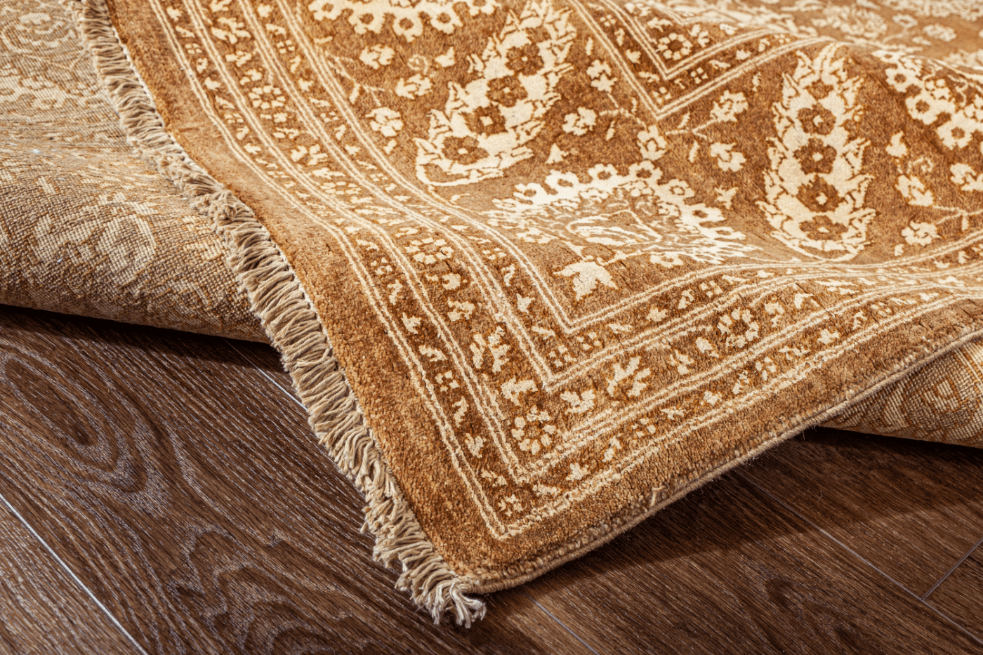 The Process of Creating a Handwoven Carpet | Orientiq
